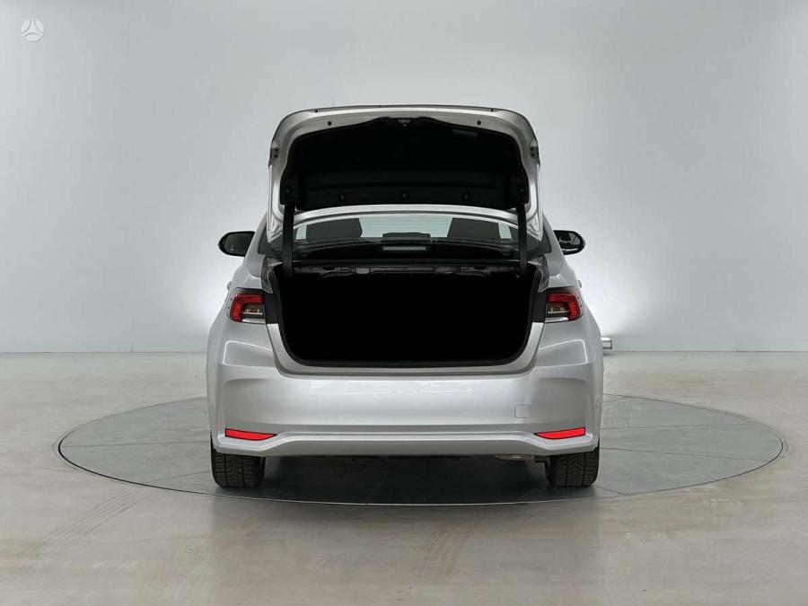 Grey Toyota Corolla 2020 in Vilnius, with an engine capacity of 1.80 L and mileage of 134 thousand km for 18900 €, photo 11 on AUTOMOTO.COM.LV