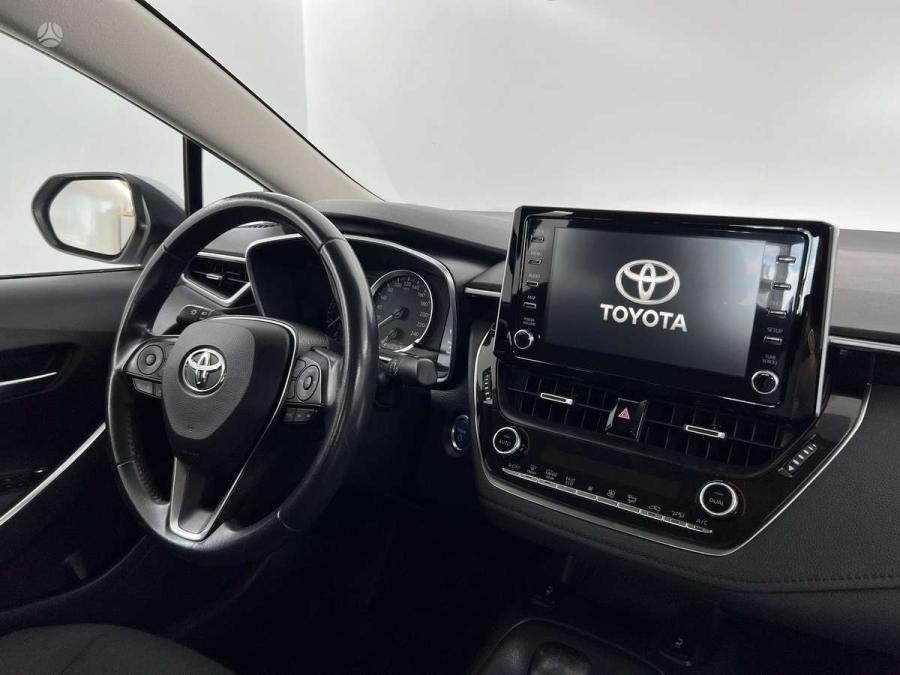 Grey Toyota Corolla 2020 in Vilnius, with an engine capacity of 1.80 L and mileage of 134 thousand km for 18900 €, photo 15 on AUTOMOTO.COM.LV