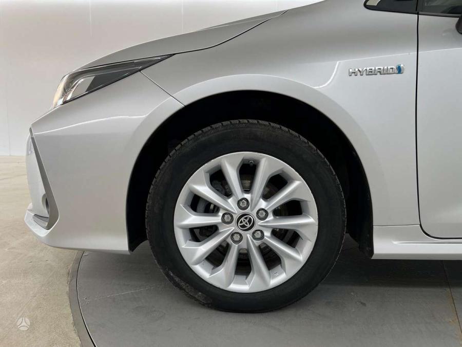 Grey Toyota Corolla 2020 in Vilnius, with an engine capacity of 1.80 L and mileage of 134 thousand km for 18900 €, photo 16 on AUTOMOTO.COM.LV