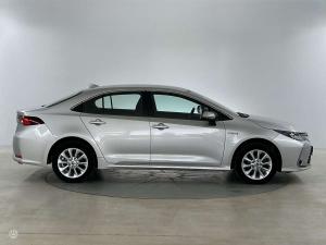 Grey Toyota Corolla 2020 in Vilnius, with an engine capacity of 1.80 L and mileage of 134 thousand km for 18900 €, photo 17 on AUTOMOTO.COM.LV