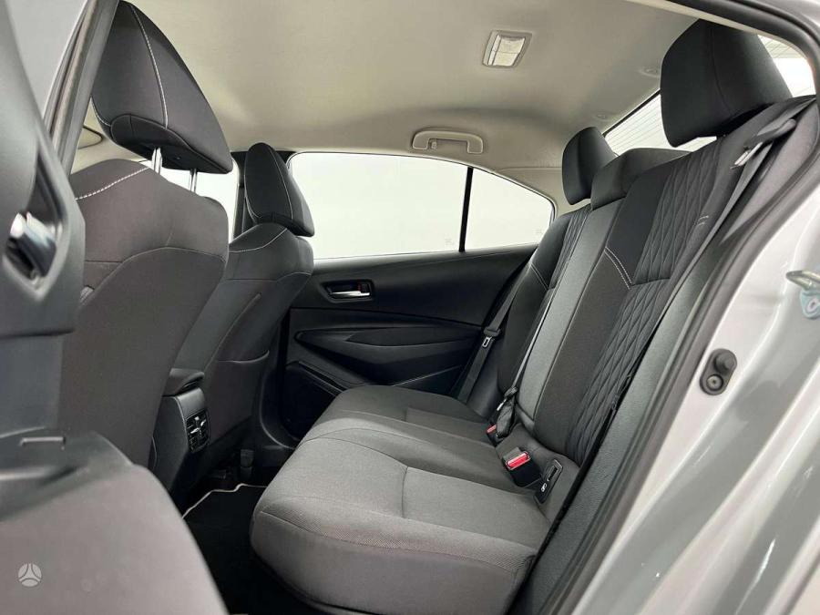 Grey Toyota Corolla 2020 in Vilnius, with an engine capacity of 1.80 L and mileage of 134 thousand km for 18900 €, photo 20 on AUTOMOTO.COM.LV