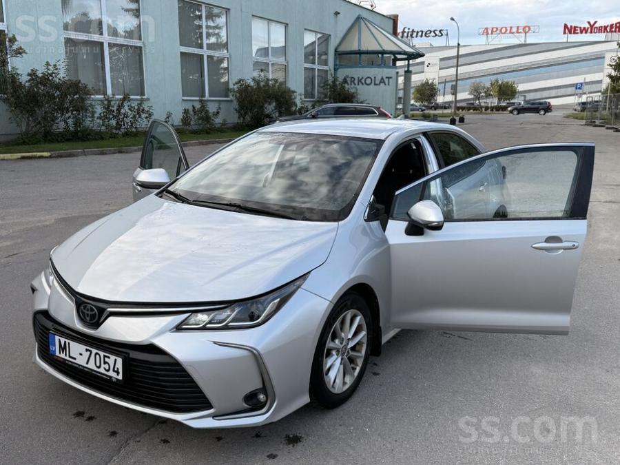 Pelēks Toyota Corolla 2020 Rīga, ar dzinēja tilpumu 1.50 L un nobraukumu 111 tūkst. km par 16000 €, foto 1 vietnē AUTOMOTO.COM.LV
