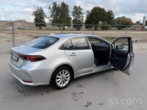 Pelēks Toyota Corolla 2020 Rīga, ar dzinēja tilpumu 1.50 L un nobraukumu 111 tūkst. km par 16000 €, foto 4 vietnē AUTOMOTO.COM.LV