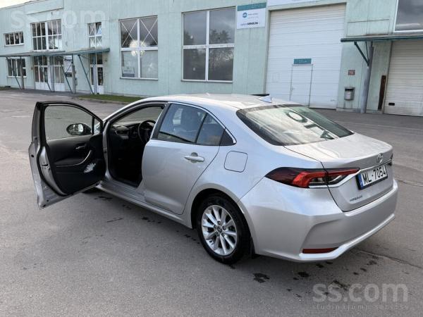 Pelēks Toyota Corolla 2020 Rīga, ar dzinēja tilpumu 1.50 L un nobraukumu 111 tūkst. km par 16000 €, foto 6 vietnē AUTOMOTO.COM.LV