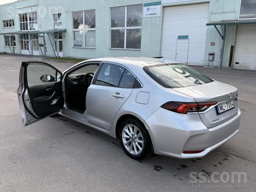 Pelēks Toyota Corolla 2020 Rīga, ar dzinēja tilpumu 1.50 L un nobraukumu 111 tūkst. km par 16000 €, foto 6 vietnē AUTOMOTO.COM.LV