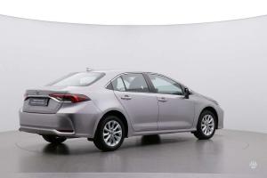 Grey Toyota Corolla 2020 in Vilnius, with an engine capacity of 1.80 L and mileage of 70 thousand km for 18900 €, photo 4 on AUTOMOTO.COM.LV
