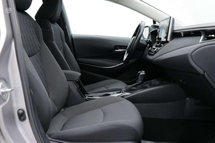 Grey Toyota Corolla 2020 in Vilnius, with an engine capacity of 1.80 L and mileage of 70 thousand km for 18900 €, photo 10 on AUTOMOTO.COM.LV