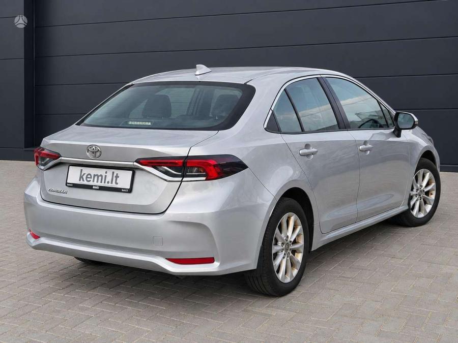 Grey Toyota Corolla 2020 in Vilnius, with an engine capacity of 1.60 L and mileage of 156 thousand km for 14990 €, photo 6 on AUTOMOTO.COM.LV