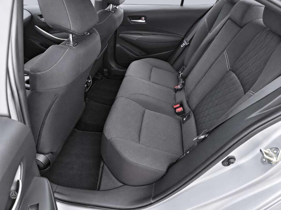 Grey Toyota Corolla 2020 in Vilnius, with an engine capacity of 1.60 L and mileage of 156 thousand km for 14990 €, photo 14 on AUTOMOTO.COM.LV