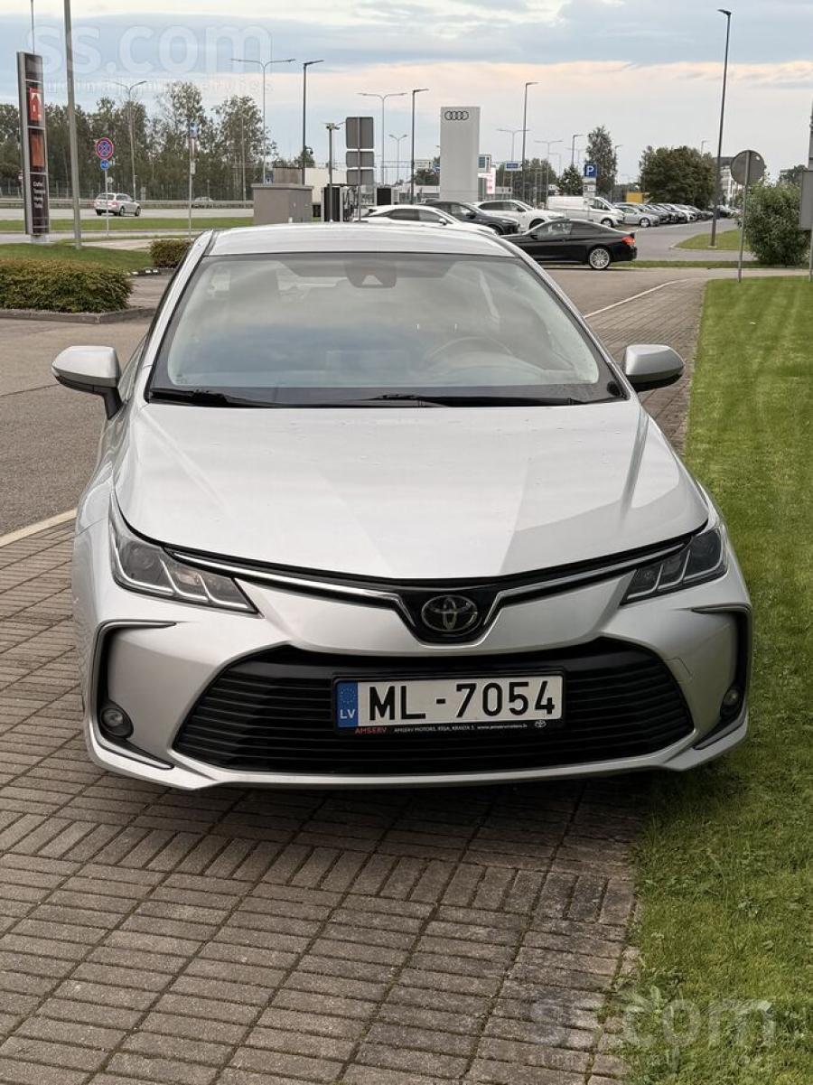 Pelēks Toyota Corolla 2020 Rīga, ar dzinēja tilpumu 1.50 L un nobraukumu 111 tūkst. km par 15500 €, foto 1 vietnē AUTOMOTO.COM.LV