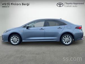 Grey Toyota Corolla 2020 in Riga, with an engine capacity of 1.80 L and mileage of 66 thousand km for 16990 €, photo 4 on AUTOMOTO.COM.LV