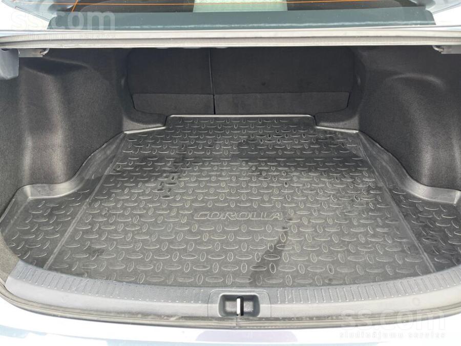 Grey Toyota Corolla 2020 in Riga, with an engine capacity of 1.80 L and mileage of 66 thousand km for 16990 €, photo 11 on AUTOMOTO.COM.LV