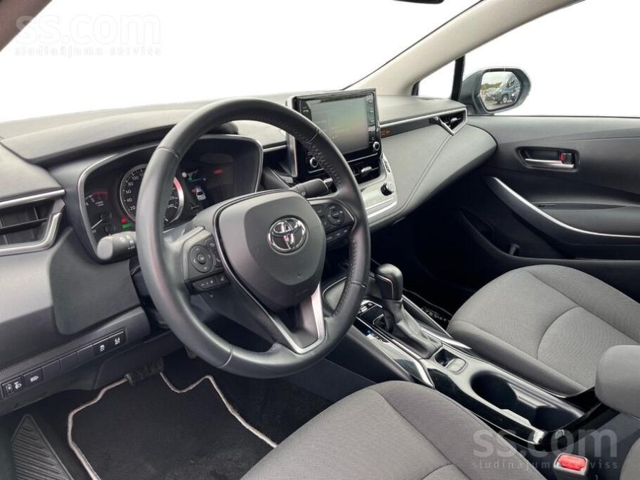 Grey Toyota Corolla 2020 in Riga, with an engine capacity of 1.80 L and mileage of 66 thousand km for 16990 €, photo 12 on AUTOMOTO.COM.LV