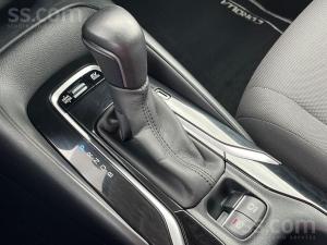 Grey Toyota Corolla 2020 in Riga, with an engine capacity of 1.80 L and mileage of 66 thousand km for 16990 €, photo 17 on AUTOMOTO.COM.LV