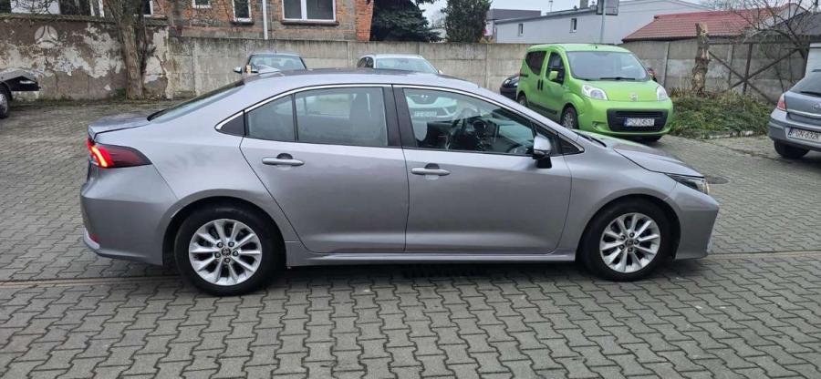 Grey Toyota Corolla 2021 in Vilnius, with an engine capacity of 1.80 L and mileage of 271 thousand km for 11600 €, photo 6 on AUTOMOTO.COM.LV