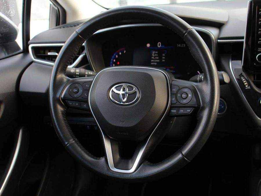 Grey Toyota Corolla 2021 in Vilnius, with an engine capacity of 1.80 L and mileage of 103 thousand km for 17950 €, photo 7 on AUTOMOTO.COM.LV