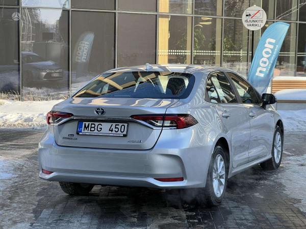 Pelēks Toyota Corolla 2021 Viļņa, ar dzinēja tilpumu 1.80 L un nobraukumu 152 tūkst. km par 16000 €, foto 3 vietnē AUTOMOTO.COM.LV