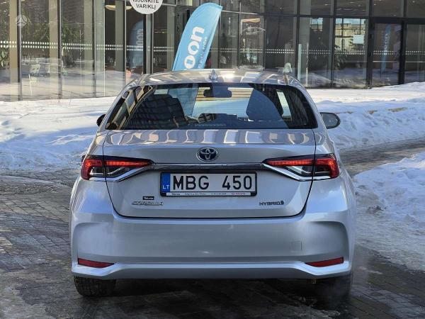 Pelēks Toyota Corolla 2021 Viļņa, ar dzinēja tilpumu 1.80 L un nobraukumu 152 tūkst. km par 16000 €, foto 4 vietnē AUTOMOTO.COM.LV