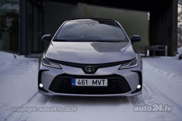 Pelēks Toyota Corolla 2021 Tallina, ar dzinēja tilpumu 1.80 L un nobraukumu 62 tūkst. km par 23900 €, foto 2 vietnē AUTOMOTO.COM.LV