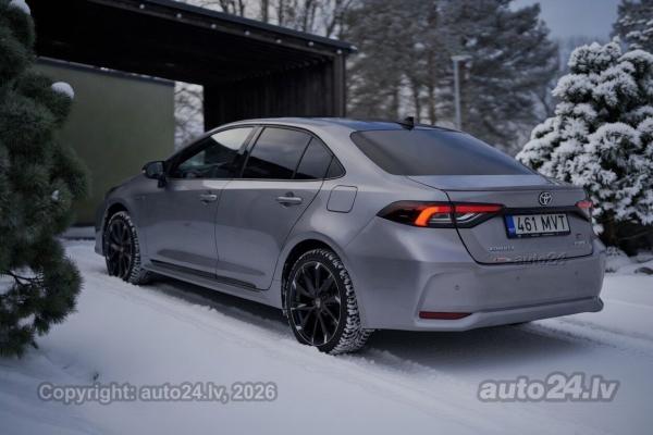 Pelēks Toyota Corolla 2021 Tallina, ar dzinēja tilpumu 1.80 L un nobraukumu 62 tūkst. km par 23900 €, foto 3 vietnē AUTOMOTO.COM.LV