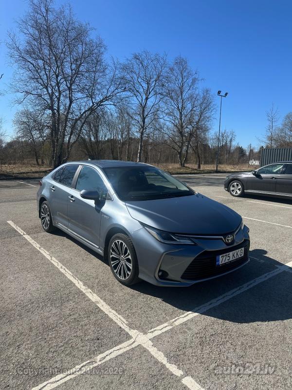 Pelēks Toyota Corolla 2021 Tallina, ar dzinēja tilpumu 1.80 L un nobraukumu 53 tūkst. km par 19999 €, foto 3 vietnē AUTOMOTO.COM.LV