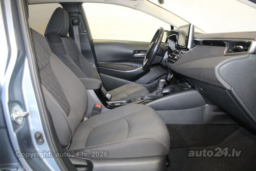 Pelēks Toyota Corolla 2021 Tallina, ar dzinēja tilpumu 1.50 L un nobraukumu 76 tūkst. km par 17490 €, foto 7 vietnē AUTOMOTO.COM.LV