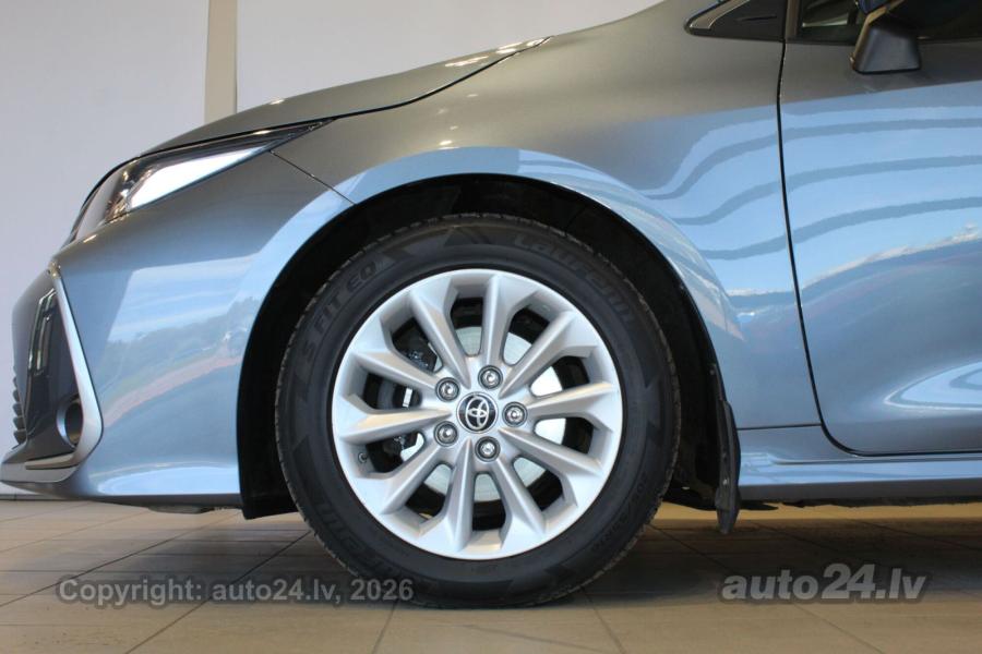 Pelēks Toyota Corolla 2021 Tallina, ar dzinēja tilpumu 1.50 L un nobraukumu 76 tūkst. km par 17490 €, foto 16 vietnē AUTOMOTO.COM.LV