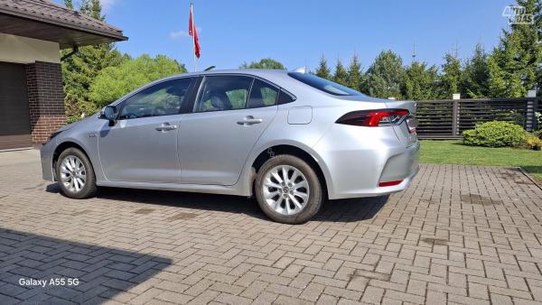 Grey Toyota Corolla 2021 in Utena, with an engine capacity of 1.80 L and mileage of 93 thousand km for 16450 €, photo 3 on AUTOMOTO.COM.LV