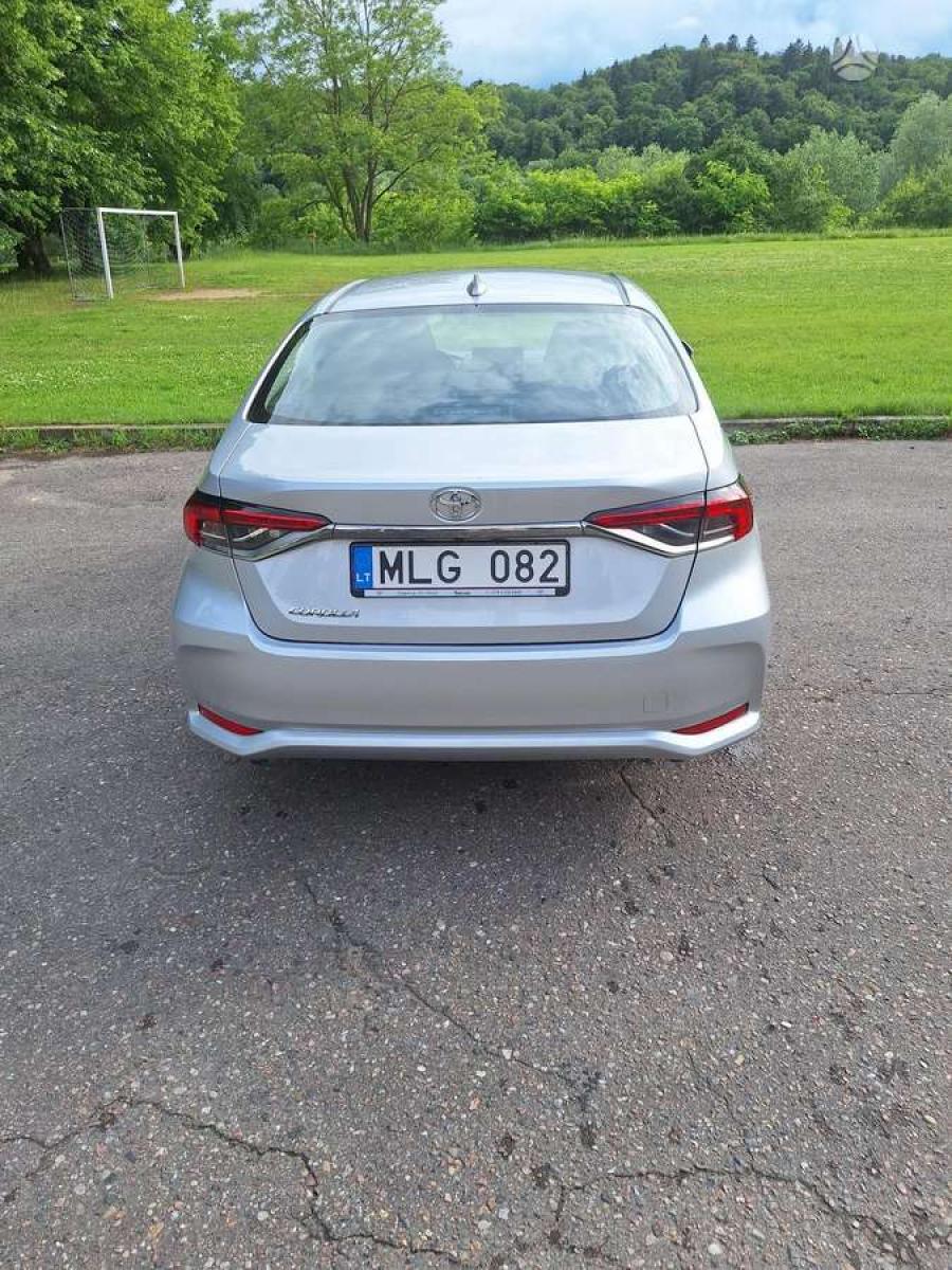 Pelēks Toyota Corolla 2021 Kauņa, ar dzinēja tilpumu 1.49 L un nobraukumu 96 tūkst. km par 15500 €, foto 4 vietnē AUTOMOTO.COM.LV