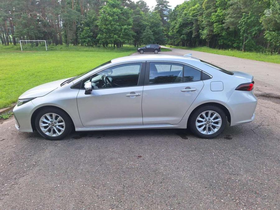 Pelēks Toyota Corolla 2021 Kauņa, ar dzinēja tilpumu 1.49 L un nobraukumu 96 tūkst. km par 15500 €, foto 5 vietnē AUTOMOTO.COM.LV