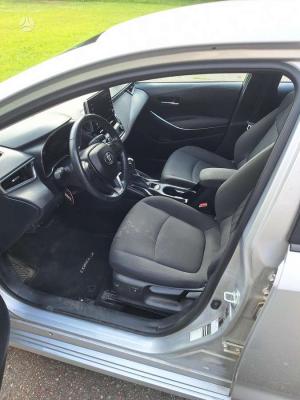 Pelēks Toyota Corolla 2021 Kauņa, ar dzinēja tilpumu 1.49 L un nobraukumu 96 tūkst. km par 15500 €, foto 6 vietnē AUTOMOTO.COM.LV