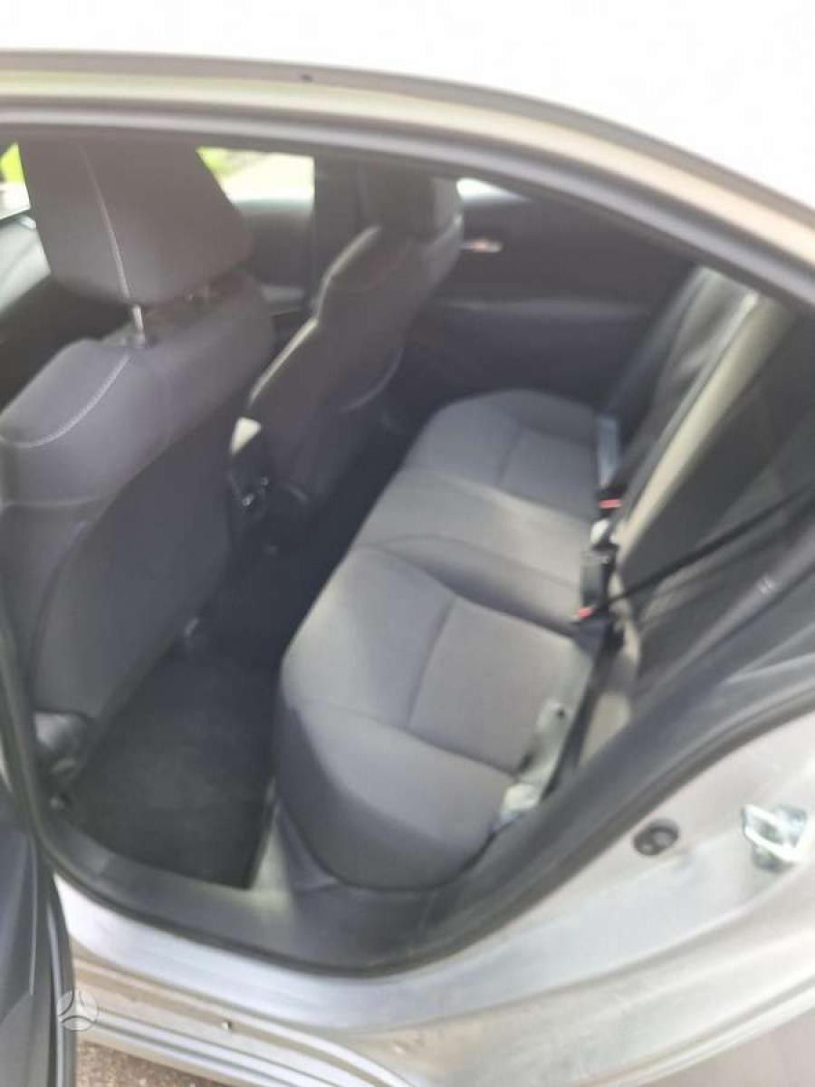Pelēks Toyota Corolla 2021 Kauņa, ar dzinēja tilpumu 1.49 L un nobraukumu 96 tūkst. km par 15500 €, foto 7 vietnē AUTOMOTO.COM.LV