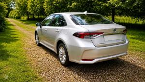 Grey Toyota Corolla 2021 in Utena, with an engine capacity of 1.80 L and mileage of 93 thousand km for 16399 €, photo 3 on AUTOMOTO.COM.LV
