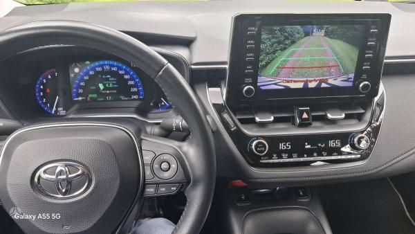Grey Toyota Corolla 2021 in Utena, with an engine capacity of 1.80 L and mileage of 93 thousand km for 16399 €, photo 7 on AUTOMOTO.COM.LV