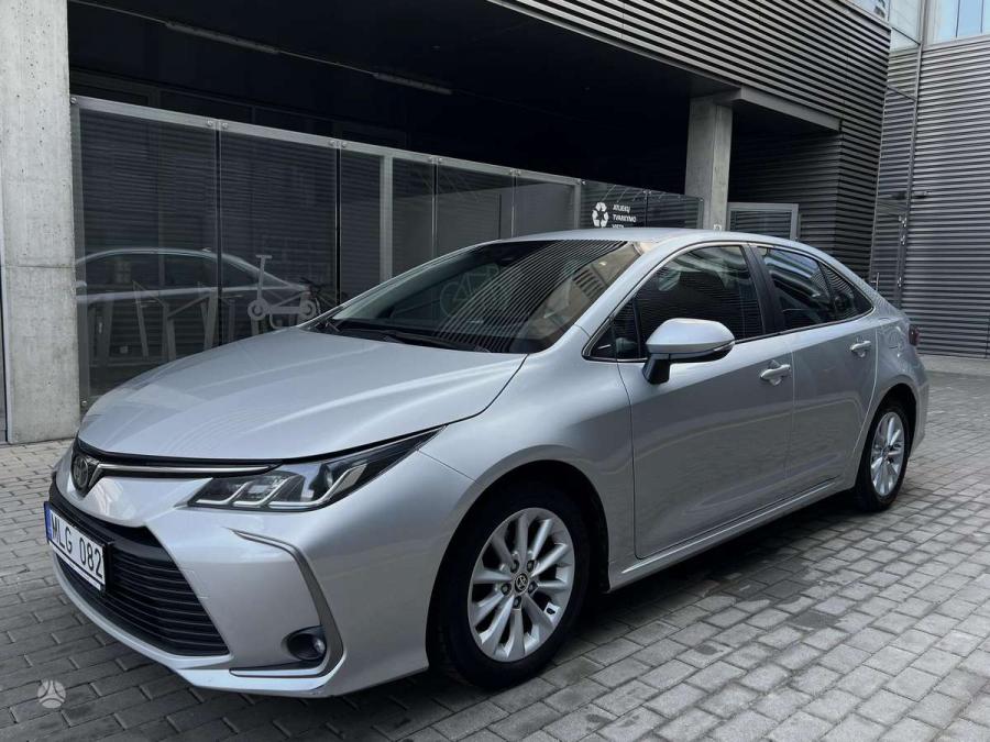 Pelēks Toyota Corolla 2021 Viļņa, ar dzinēja tilpumu 1.49 L un nobraukumu 96 tūkst. km par 15500 €, foto 1 vietnē AUTOMOTO.COM.LV