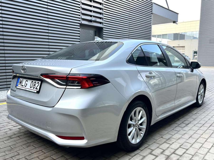 Pelēks Toyota Corolla 2021 Viļņa, ar dzinēja tilpumu 1.49 L un nobraukumu 96 tūkst. km par 15500 €, foto 5 vietnē AUTOMOTO.COM.LV
