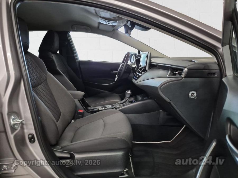 Pelēks Toyota Corolla 2021 Tallina, ar dzinēja tilpumu 1.80 L un nobraukumu 76 tūkst. km par 18490 €, foto 7 vietnē AUTOMOTO.COM.LV