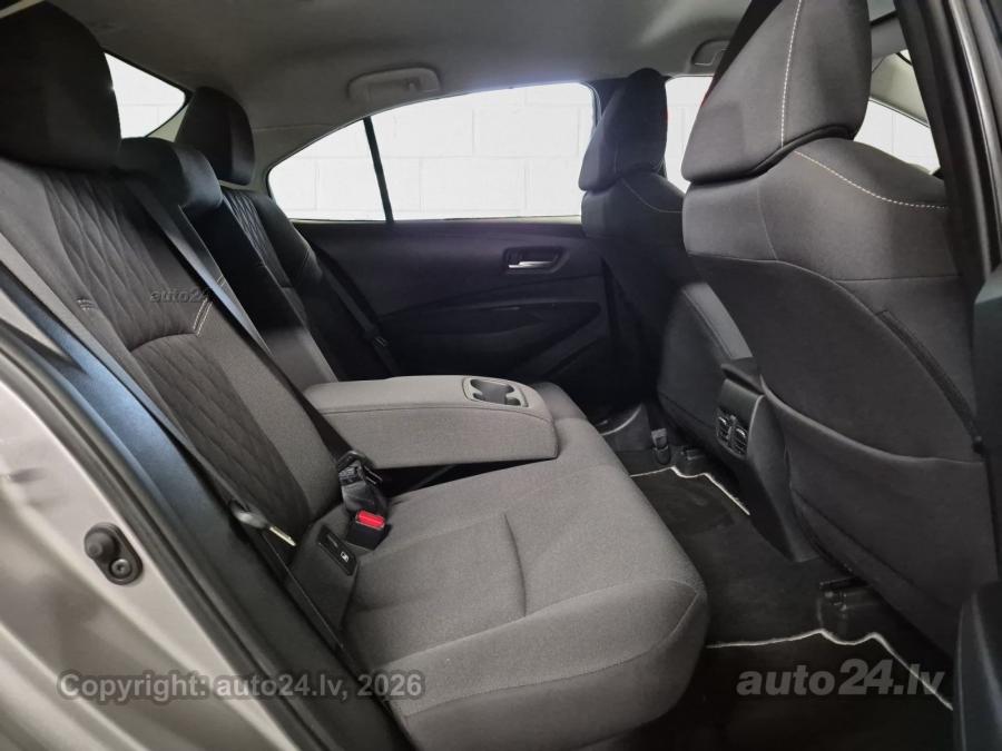 Pelēks Toyota Corolla 2021 Tallina, ar dzinēja tilpumu 1.80 L un nobraukumu 76 tūkst. km par 18490 €, foto 8 vietnē AUTOMOTO.COM.LV