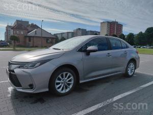 Pelēks Toyota Corolla 2021 Rīga, ar dzinēja tilpumu 1.80 L un nobraukumu 72 tūkst. km par 16900 €, foto  vietnē AUTOMOTO.COM.LV