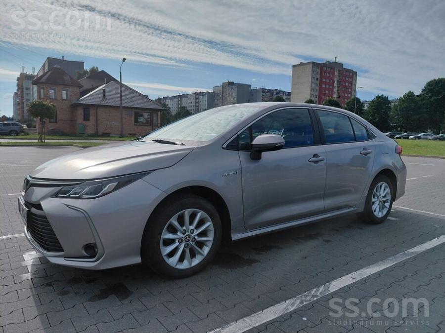 Pelēks Toyota Corolla 2021 Rīga, ar dzinēja tilpumu 1.80 L un nobraukumu 72 tūkst. km par 16900 €, foto 1 vietnē AUTOMOTO.COM.LV
