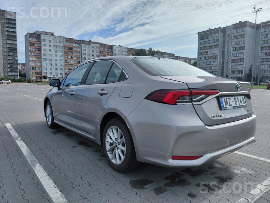 Pelēks Toyota Corolla 2021 Rīga, ar dzinēja tilpumu 1.80 L un nobraukumu 72 tūkst. km par 16900 €, foto 4 vietnē AUTOMOTO.COM.LV