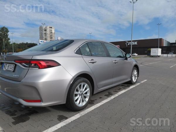Pelēks Toyota Corolla 2021 Rīga, ar dzinēja tilpumu 1.80 L un nobraukumu 72 tūkst. km par 16900 €, foto 4 vietnē AUTOMOTO.COM.LV