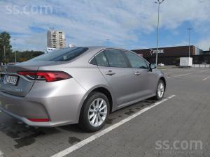 Pelēks Toyota Corolla 2021 Rīga, ar dzinēja tilpumu 1.80 L un nobraukumu 72 tūkst. km par 16900 €, foto 5 vietnē AUTOMOTO.COM.LV
