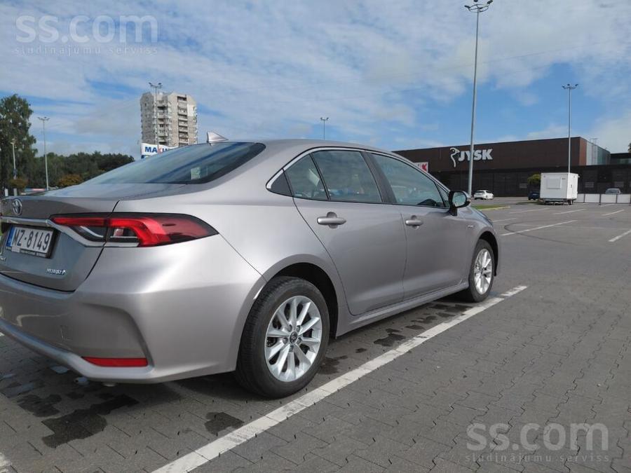 Pelēks Toyota Corolla 2021 Rīga, ar dzinēja tilpumu 1.80 L un nobraukumu 72 tūkst. km par 16900 €, foto 5 vietnē AUTOMOTO.COM.LV