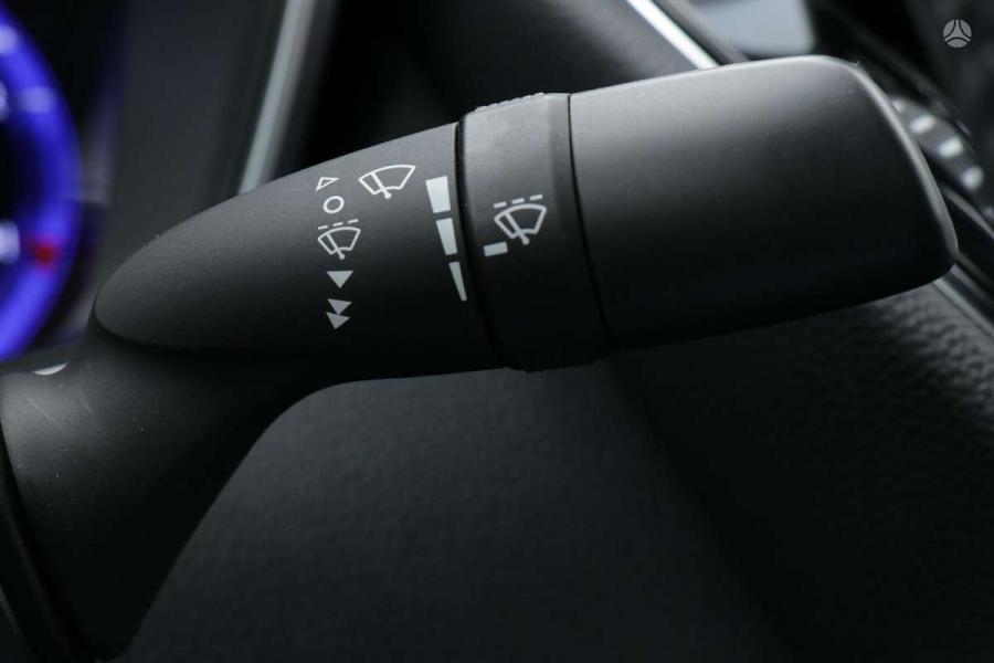 Pelēks Toyota Corolla 2021 Viļņa, ar dzinēja tilpumu 1.49 L un nobraukumu 114 tūkst. km par 16500 €, foto 24 vietnē AUTOMOTO.COM.LV