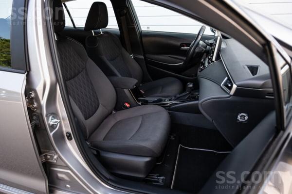 Pelēks Toyota Corolla 2021 Rīga, ar dzinēja tilpumu 1.80 L un nobraukumu 72 tūkst. km par 17950 €, foto 6 vietnē AUTOMOTO.COM.LV
