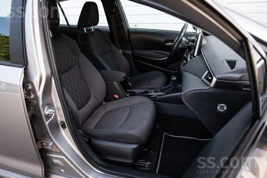 Pelēks Toyota Corolla 2021 Rīga, ar dzinēja tilpumu 1.80 L un nobraukumu 72 tūkst. km par 17950 €, foto 7 vietnē AUTOMOTO.COM.LV