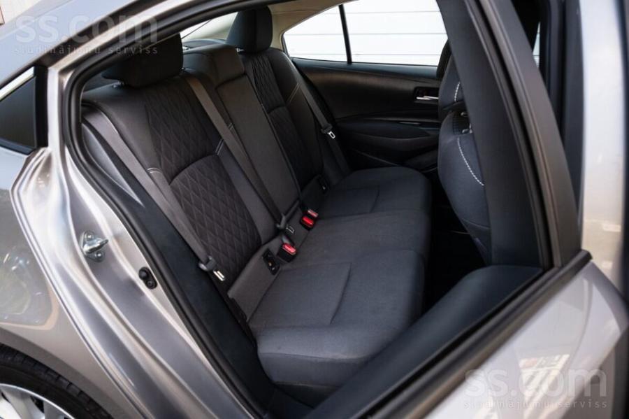 Pelēks Toyota Corolla 2021 Rīga, ar dzinēja tilpumu 1.80 L un nobraukumu 72 tūkst. km par 17950 €, foto 8 vietnē AUTOMOTO.COM.LV