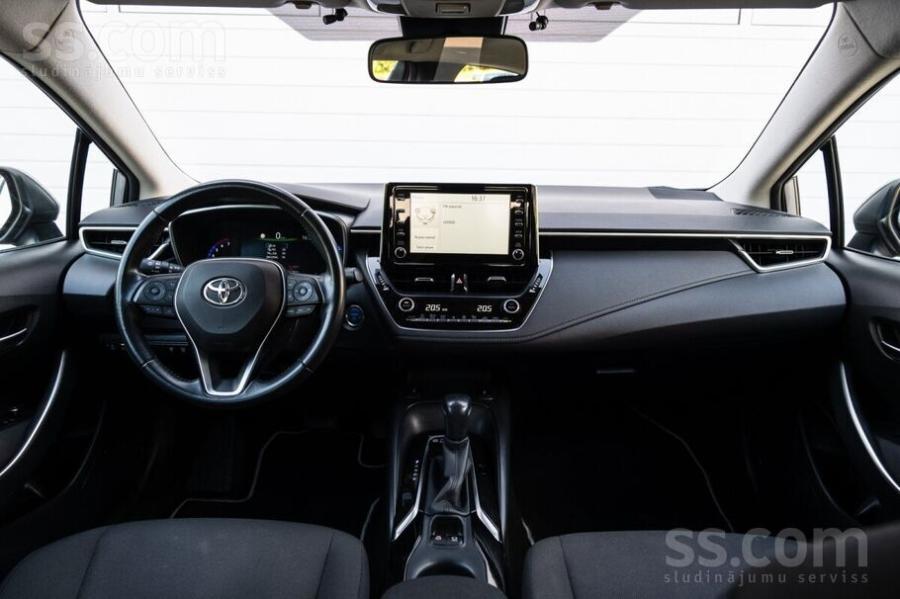 Pelēks Toyota Corolla 2021 Rīga, ar dzinēja tilpumu 1.80 L un nobraukumu 72 tūkst. km par 17950 €, foto 9 vietnē AUTOMOTO.COM.LV
