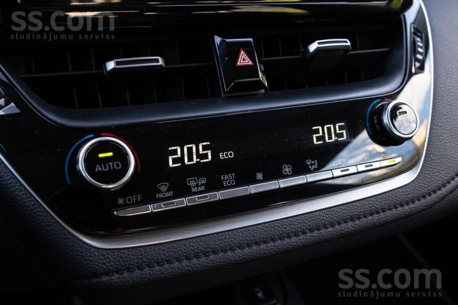 Pelēks Toyota Corolla 2021 Rīga, ar dzinēja tilpumu 1.80 L un nobraukumu 72 tūkst. km par 17950 €, foto 13 vietnē AUTOMOTO.COM.LV